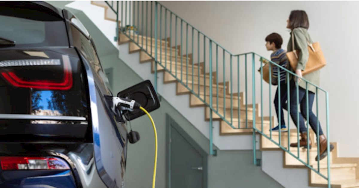 Risk Insight: Electric Vehicle Battery and Charger Risks | AJG Australia